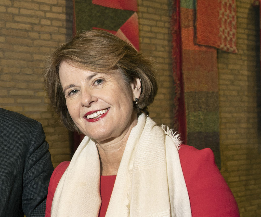 Collegelid Paulina Snijders gaat Tilburg University verlaten - Univers ...