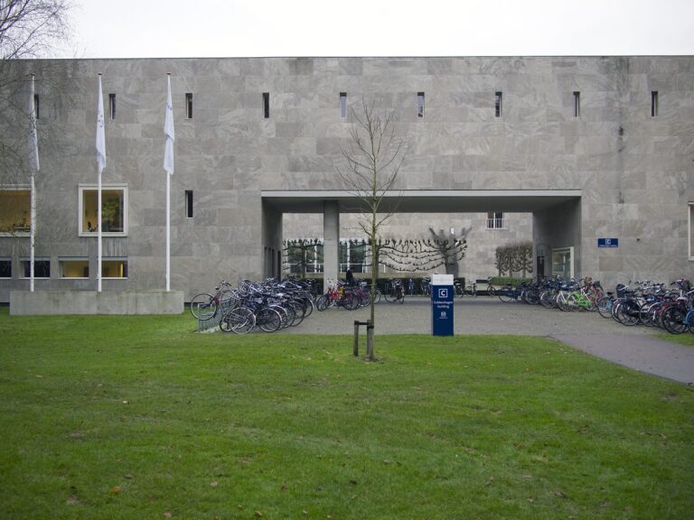 Tilburg University en andere Nederlandse universiteiten zakken verder ...