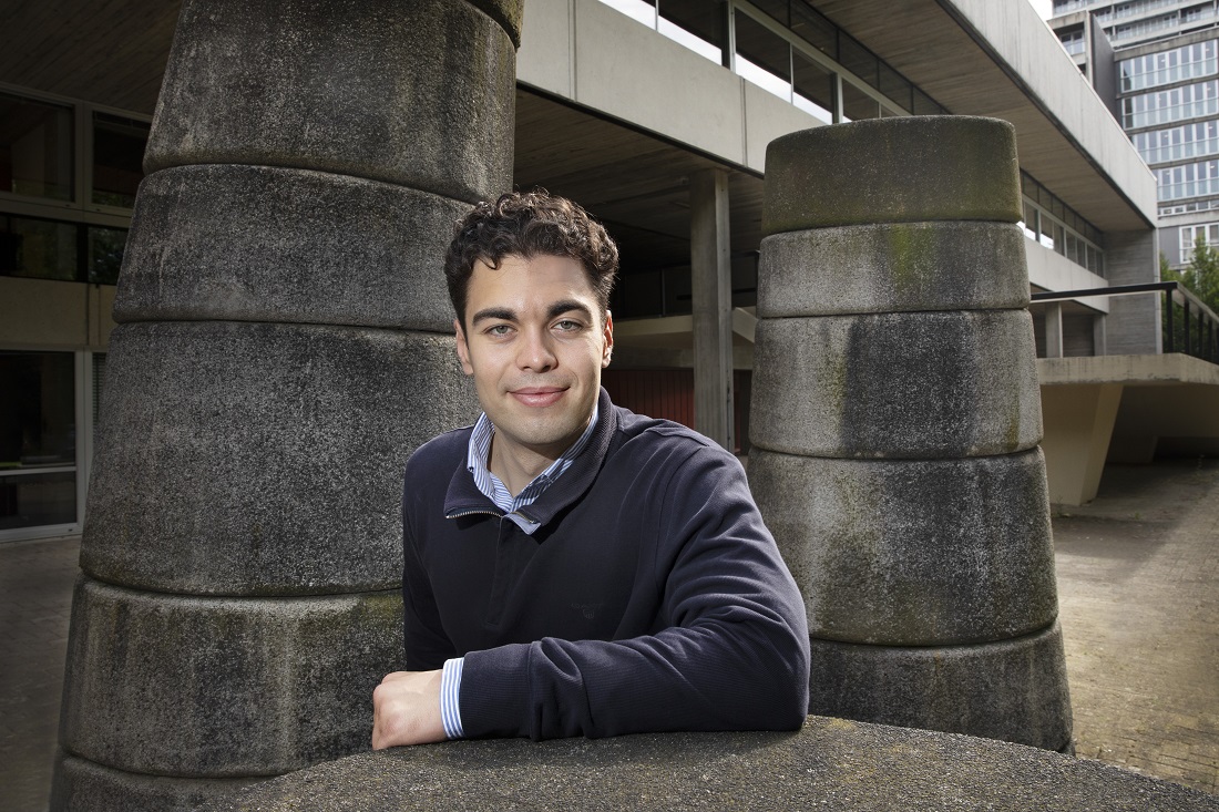 International - Univers magazine