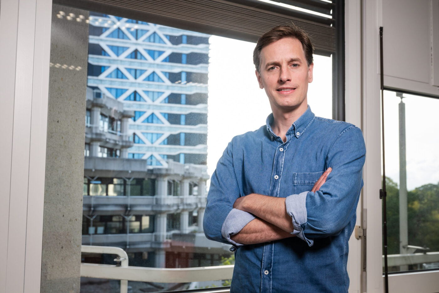 Volt-lijsttrekker Laurens Dassen: ‘Bezuinigen op het hoger onderwijs ...