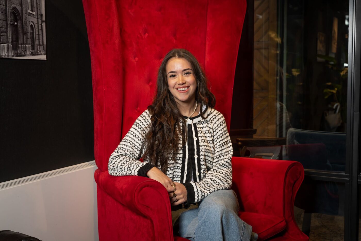 Influencer Maysa de Oliveira: ‘We mogen de 40-urige werkweek best in twijfel trekken’ - Univers ...