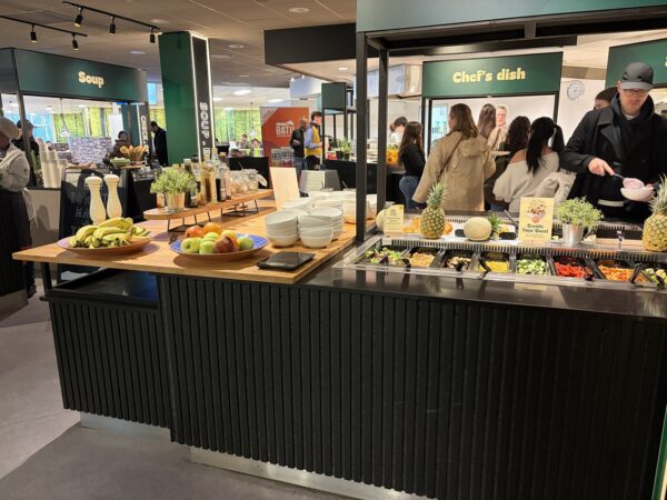 Smoothies, power bowls en vegetarische soepen: mensa in nieuw jasje ...